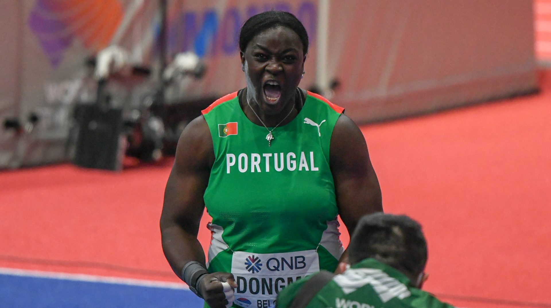 Auriol Dongmo campeã mundial em pista coberta • FPA